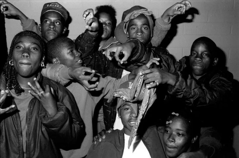 Incredible Photos Show LA’s Notorious Crips Gangsters Posing With Drugs ...