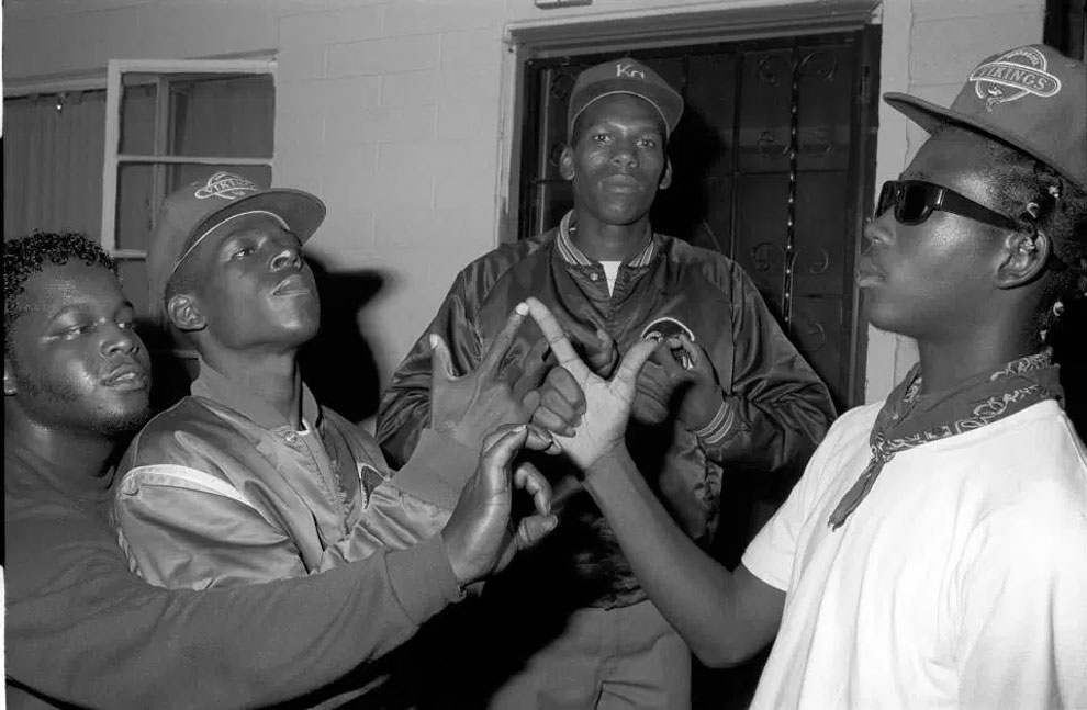 Incredible Photos Show LA’s Notorious Crips Gangsters Posing With Drugs ...