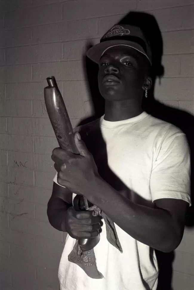 Incredible Photos Show LA’s Notorious Crips Gangsters Posing With Drugs ...