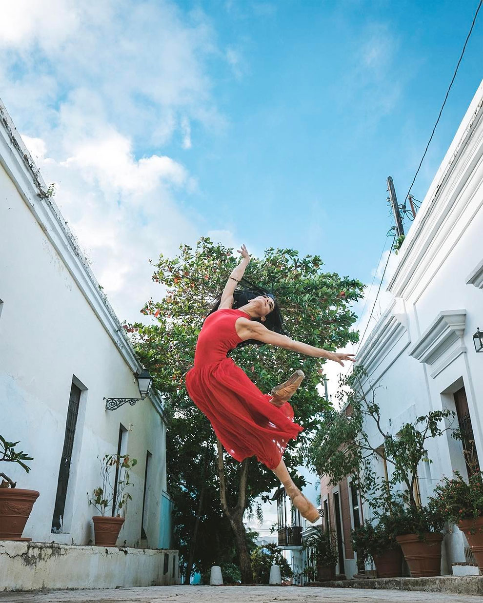 Photographer Omar Robles Captures Ballet Dancers On The Streets Of ...