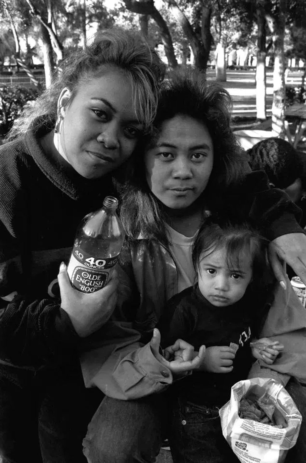 Incredible Photos Show LA’s Notorious Crips Gangsters Posing With Drugs ...