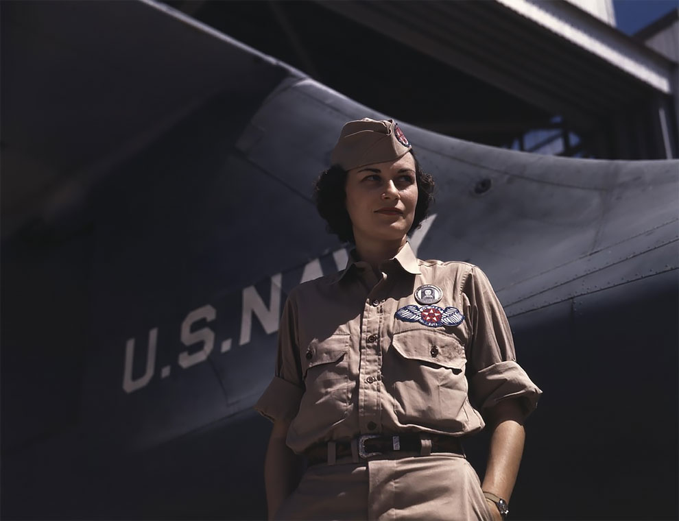 Stunning Photos Of American Women At Work During World War II » Design ...