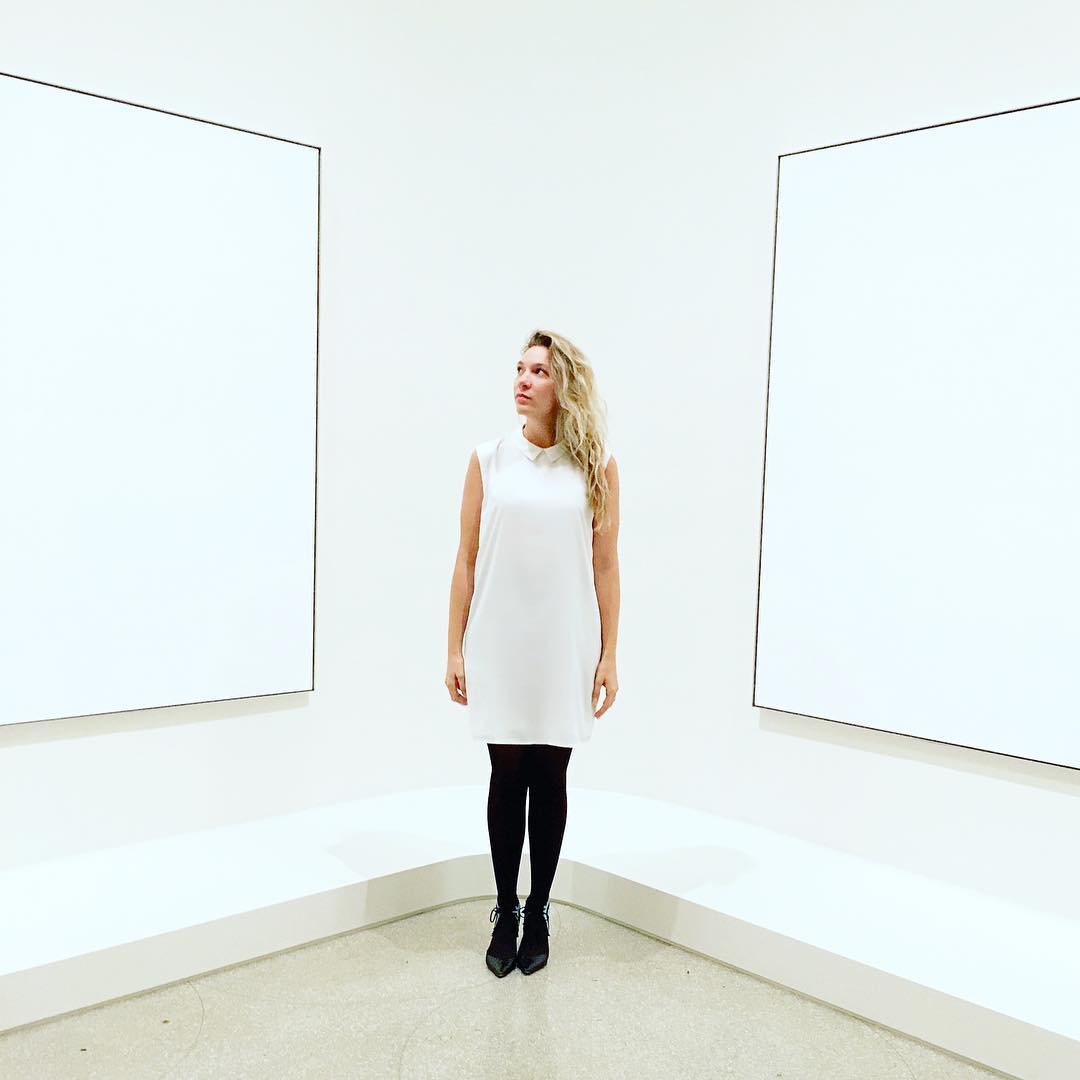 This Instagrammer Perfectly Matches Her Outfits With Art Masterpieces ...