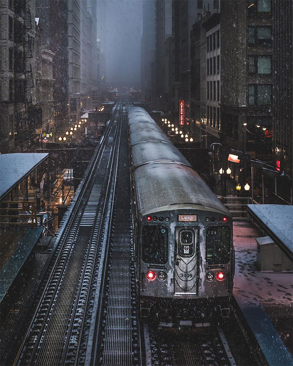 Photographer Mike Meyers Captures Melancholic Mood Of Chicago In Dark ...