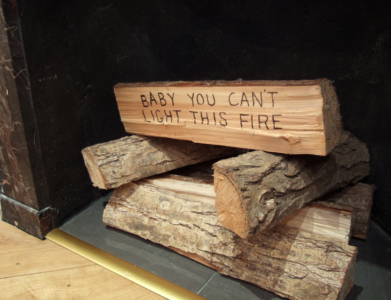 Traveler Leaves Hilarious Graffiti Hidden For Hotel Guests In Rooms He ...