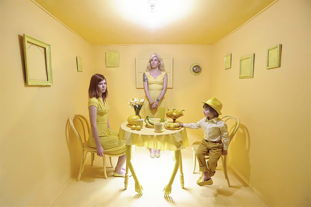 Photographer Karen Jerzyk Paints Entire Rooms A Single Color For ...