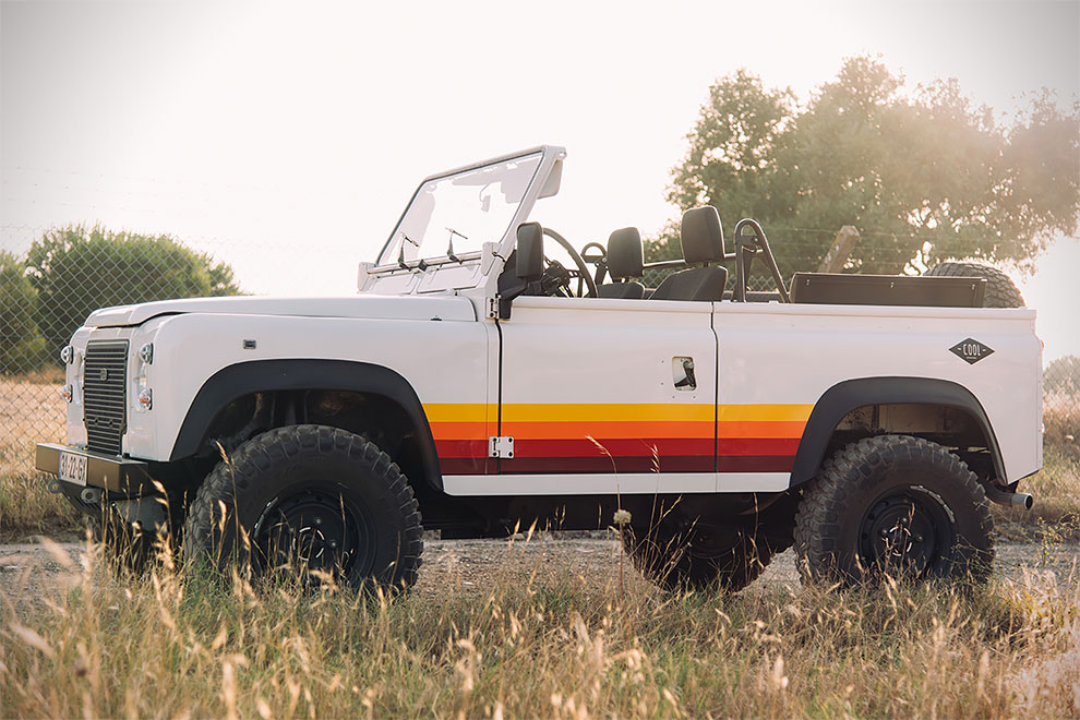 You Will Be Amazed By This Super Cool Looking Land Rover Defender D90 ...