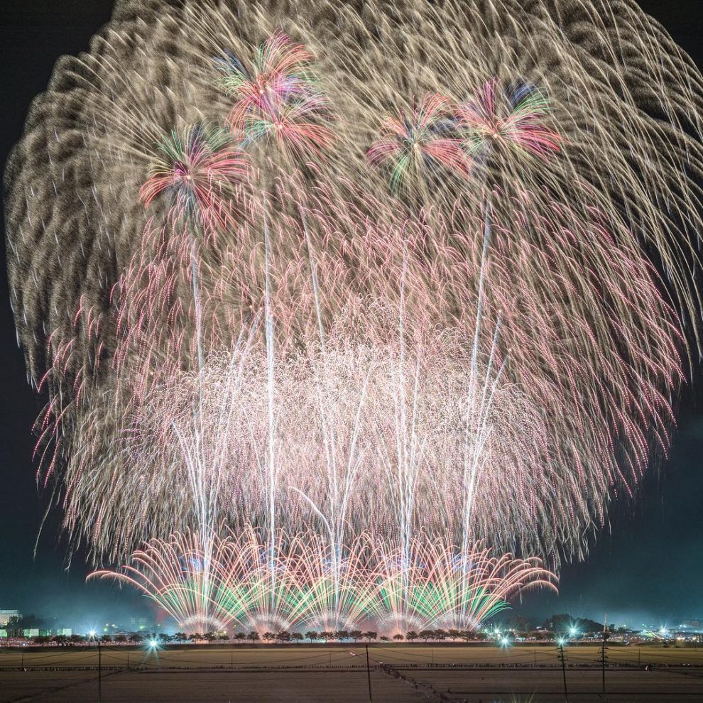 Photographer Hanabi Taikai Captures The Beauty Of Fireworks In Japan » Design You Trust — Design ...