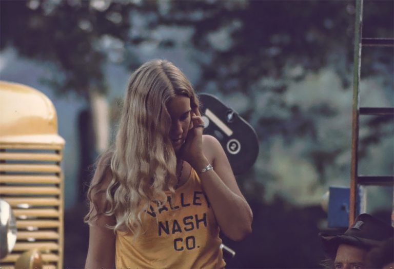 “I Want To Take You Higher”: Girls Of Woodstock, The Best Beauty And ...