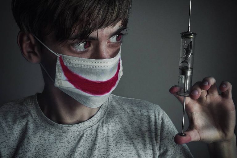 This Russian Guy Creates Dark Surrealist Art And It Will Give You ...