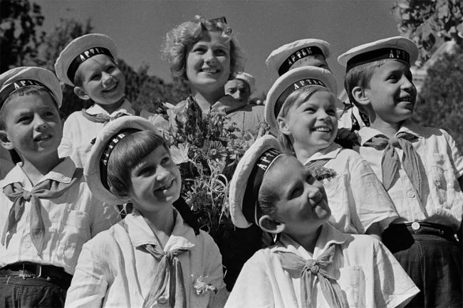 “The Struggle For Utopia”: Everyday Soviet Life In Magnificent Photos ...