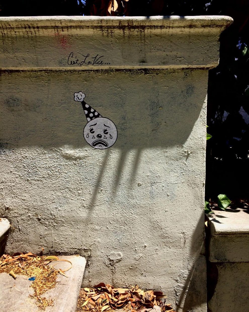 Artist Shows The Sorrow Of Thrown Away Objects He Finds In The Streets ...