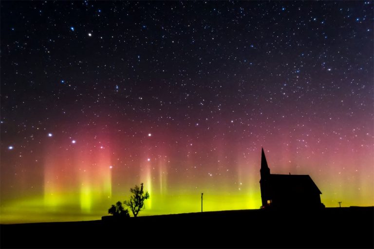 “Within Two Worlds”: Incredible Dazzling Night Sky Photos By Astro ...