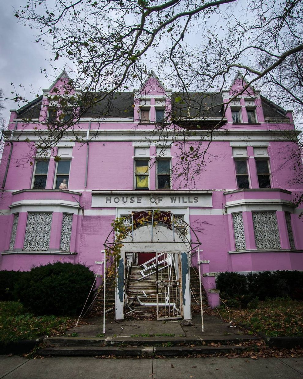 Photographer Johnny Joo Captures Forgotten Structures Overtaken By ...