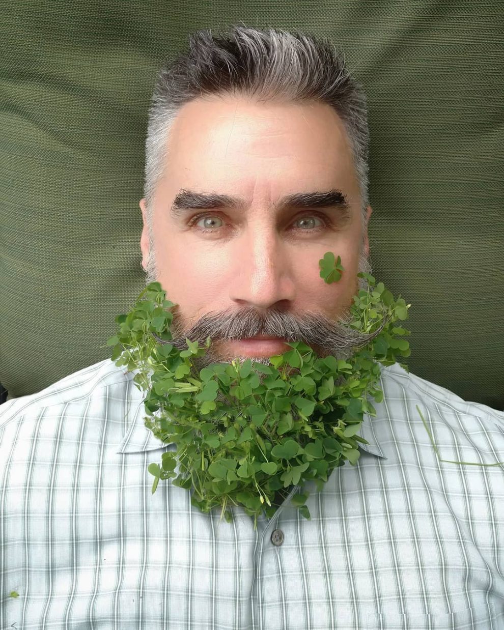 Men Have Started Decorating Their Beards With Flowers For Spring ...