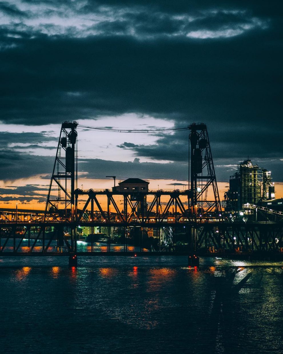 Portland-Based Photographer Brian Crippe Captures Stunning Urban Shots ...