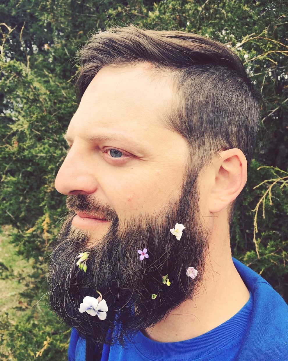 Men Have Started Decorating Their Beards With Flowers For Spring ...