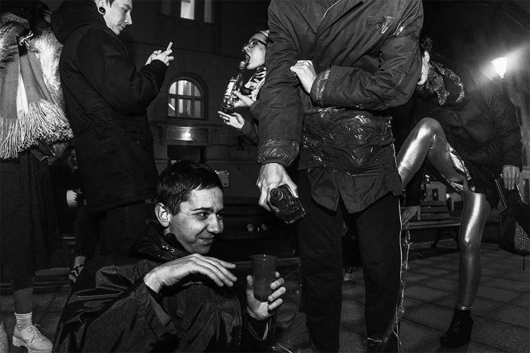 Haunting Photos Of Moscow’s Young Ravers And Their Lives After Dark ...