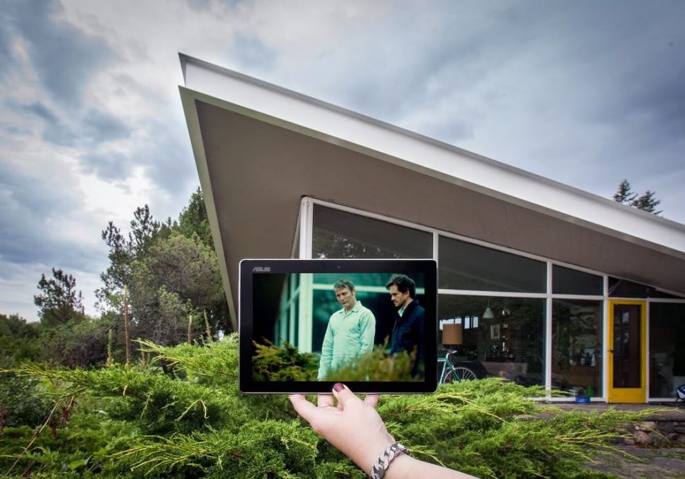 Instagram Duo Travels The World Snapping Locations From Their Favourite ...