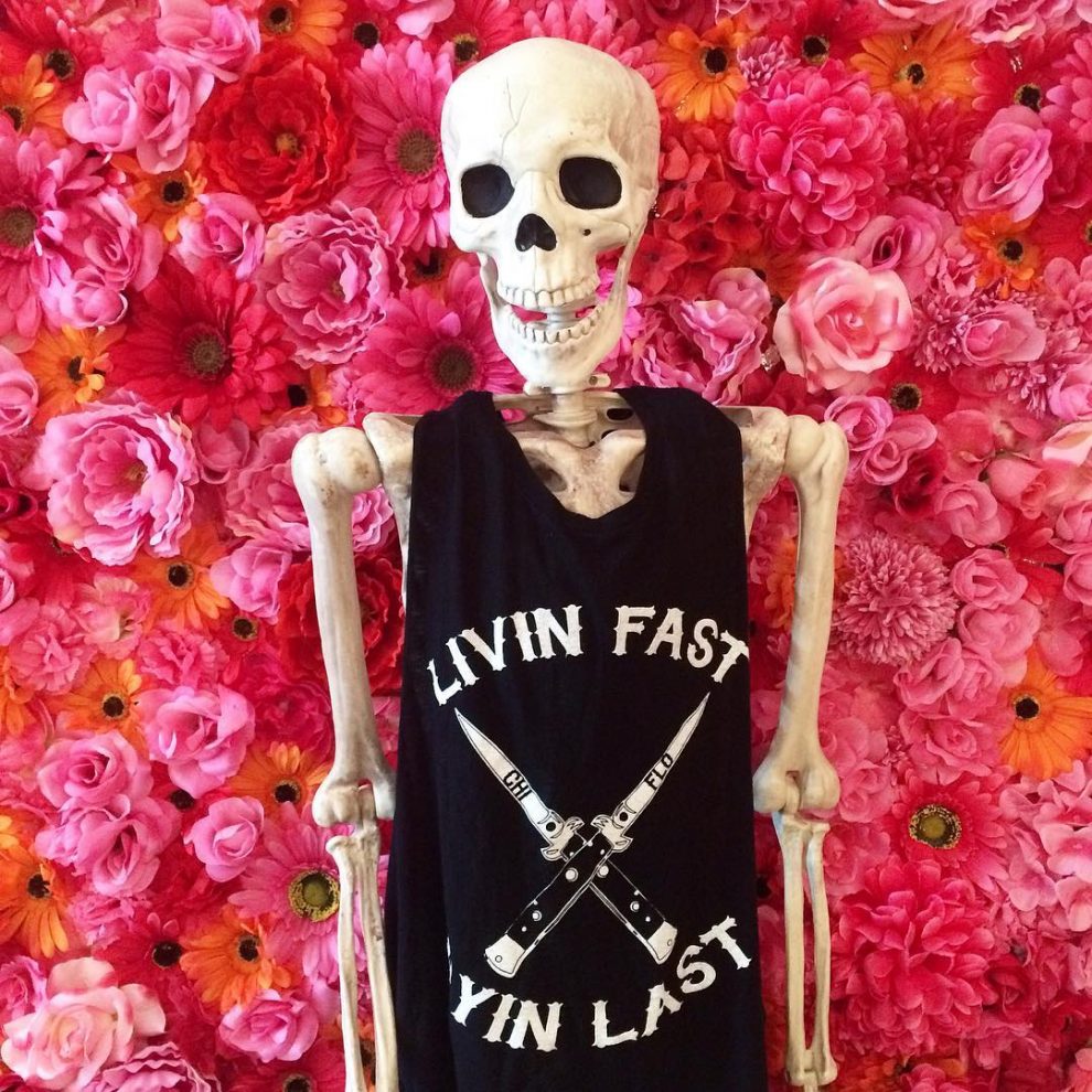 Meet Skellie: The Skeleton Who Imitates Every Girl On Instagram Ever ...