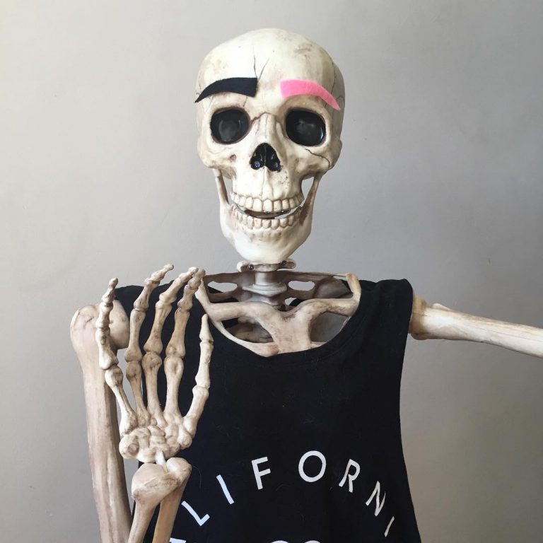 Meet Skellie: The Skeleton Who Imitates Every Girl On Instagram Ever ...