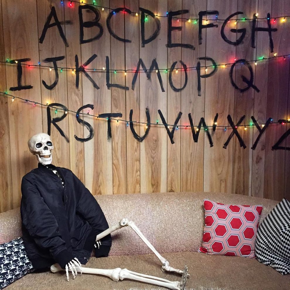 Meet Skellie: The Skeleton Who Imitates Every Girl On Instagram Ever ...