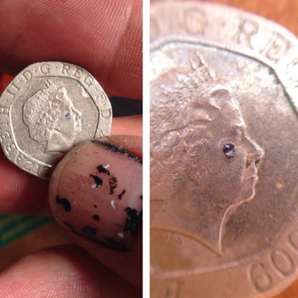 Artist Leaves His Paintings For People To Find After Getting Rejected ...