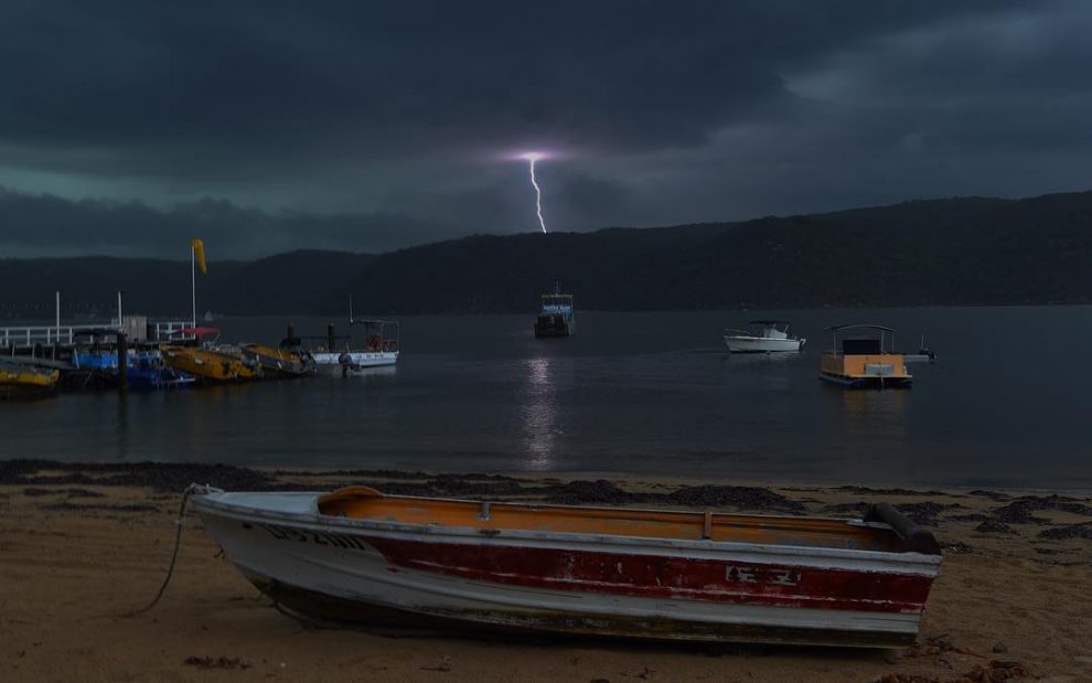 Daredevil Photographer And A Storm Chaser Captures Stunning Pictures Of ...