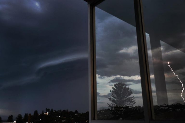 Daredevil Photographer And A Storm Chaser Captures Stunning Pictures Of ...
