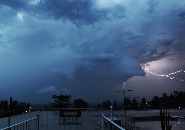 Daredevil Photographer And A Storm Chaser Captures Stunning Pictures Of ...