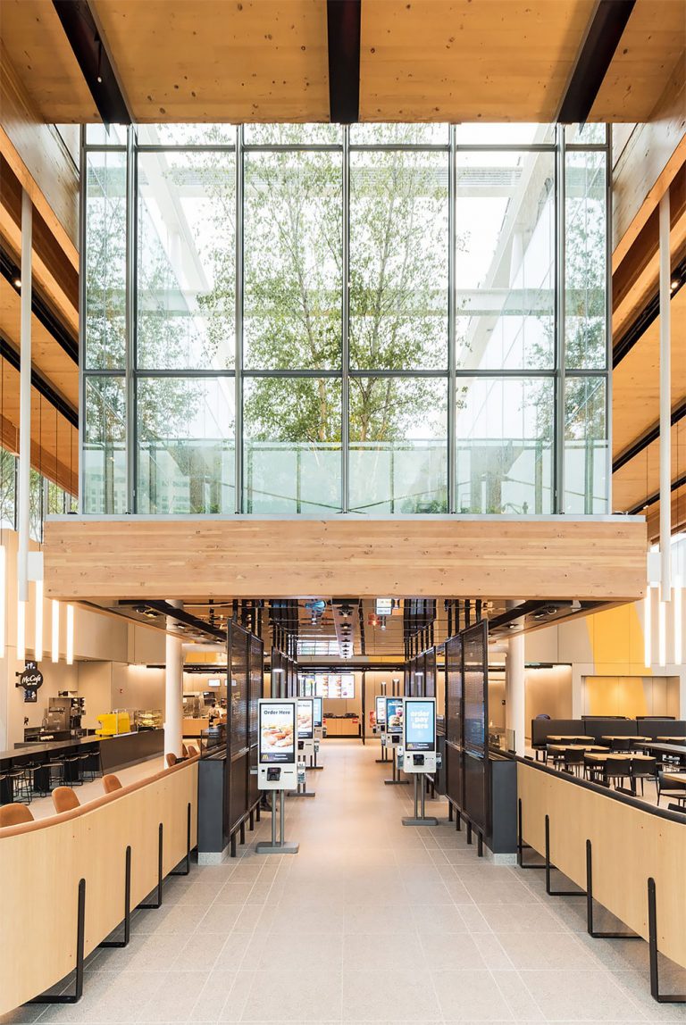 New McDonald’s Building In Chicago Draws Comparisons To Apple Stores ...