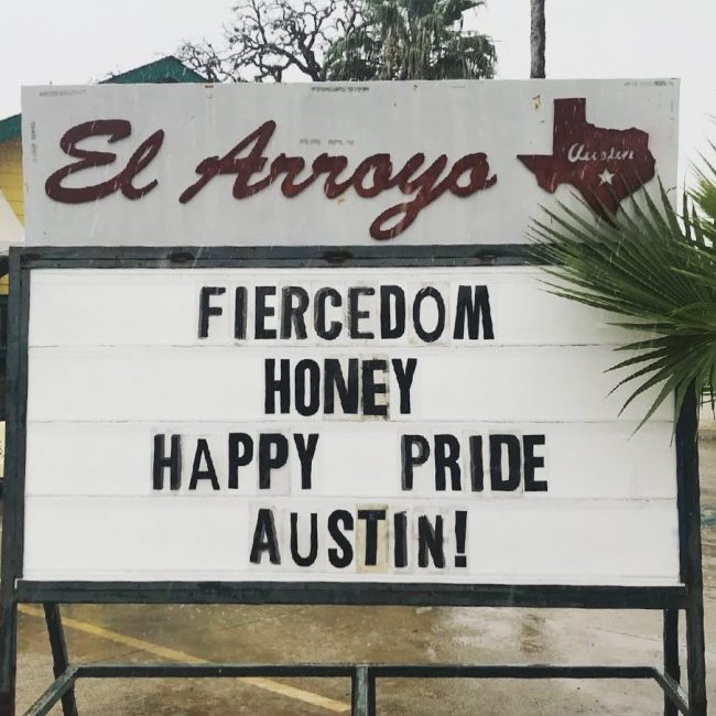 A Restaurant In Texas Is Putting Up The Funniest Signs Ever » Design ...