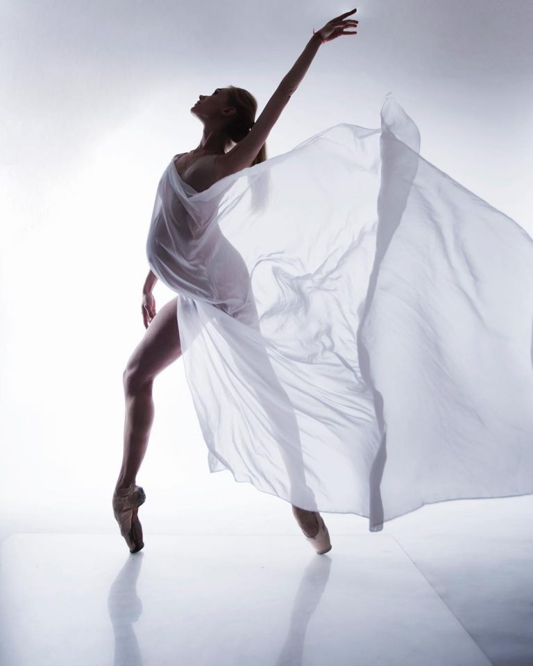 Breathtaking Portraits Reveal The Haunting Beauty Of Russian Ballet ...