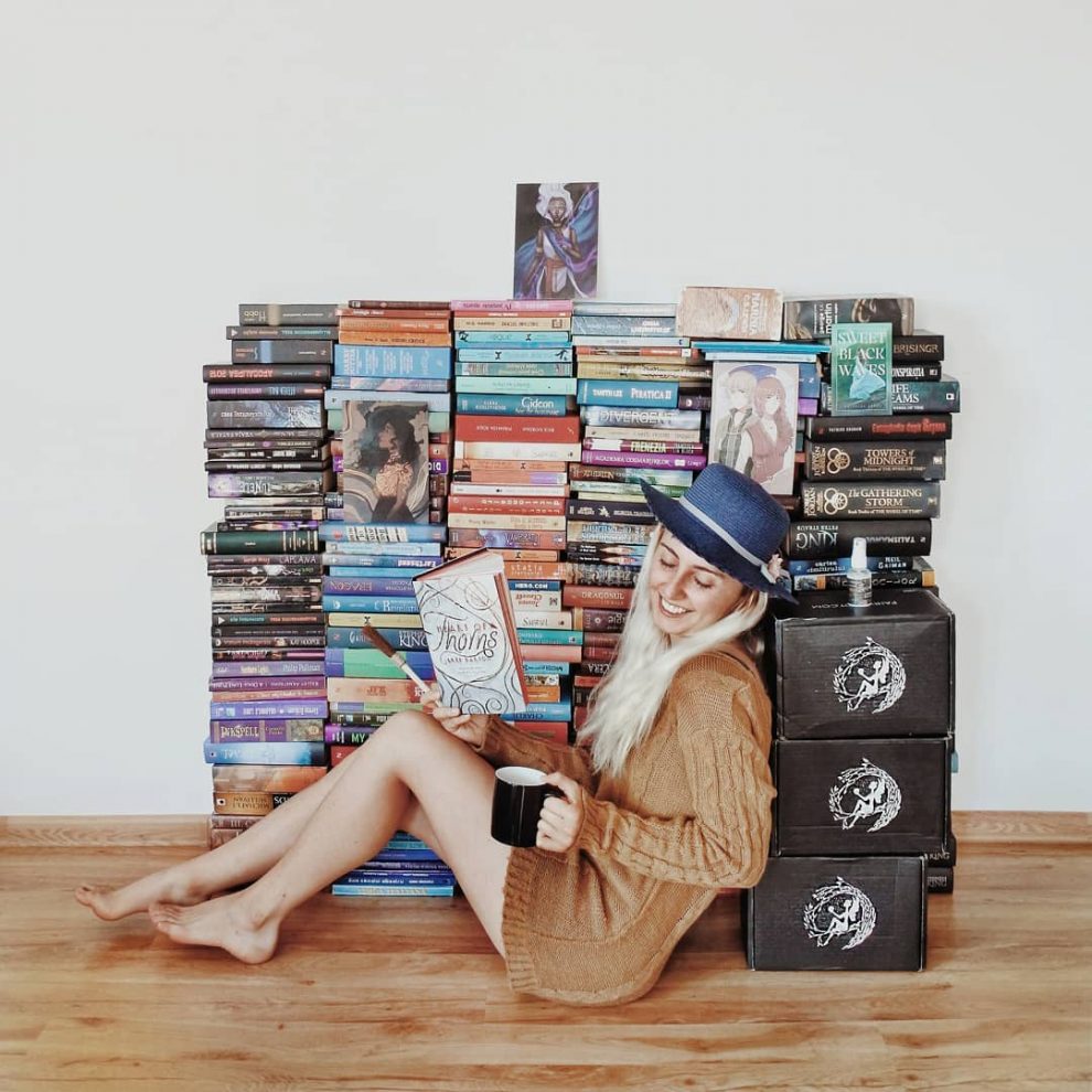 Book Lover Arranges Her Huge Library of Novels Into Imaginative Scenes ...