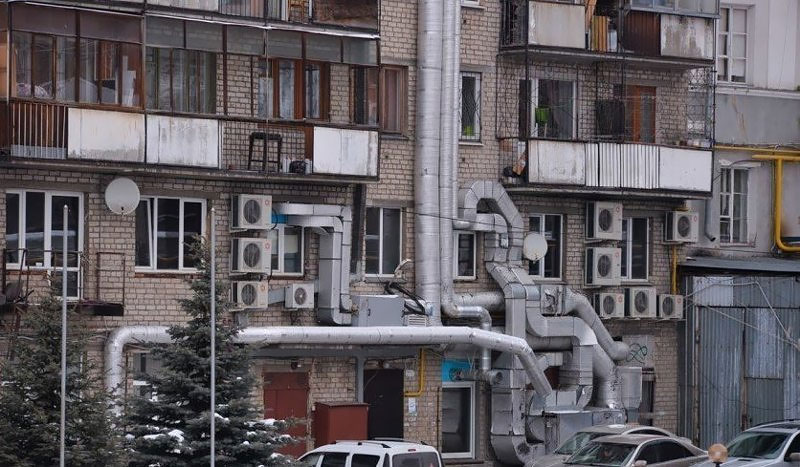 This House Sings Like A Saxophone At Night » Design You Trust — Design ...