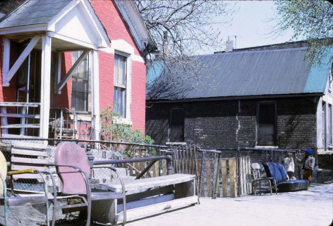 Fascinating Photos of Chicago’s Tri-Taylor Neighborhood From 1971 ...