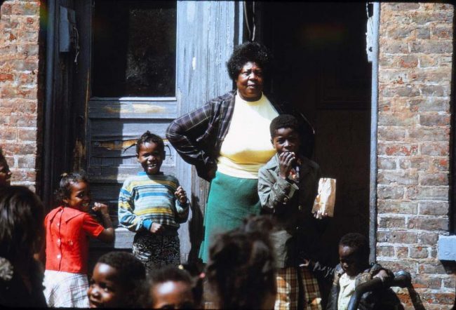 Fascinating Photos of Chicago’s Tri-Taylor Neighborhood From 1971 ...