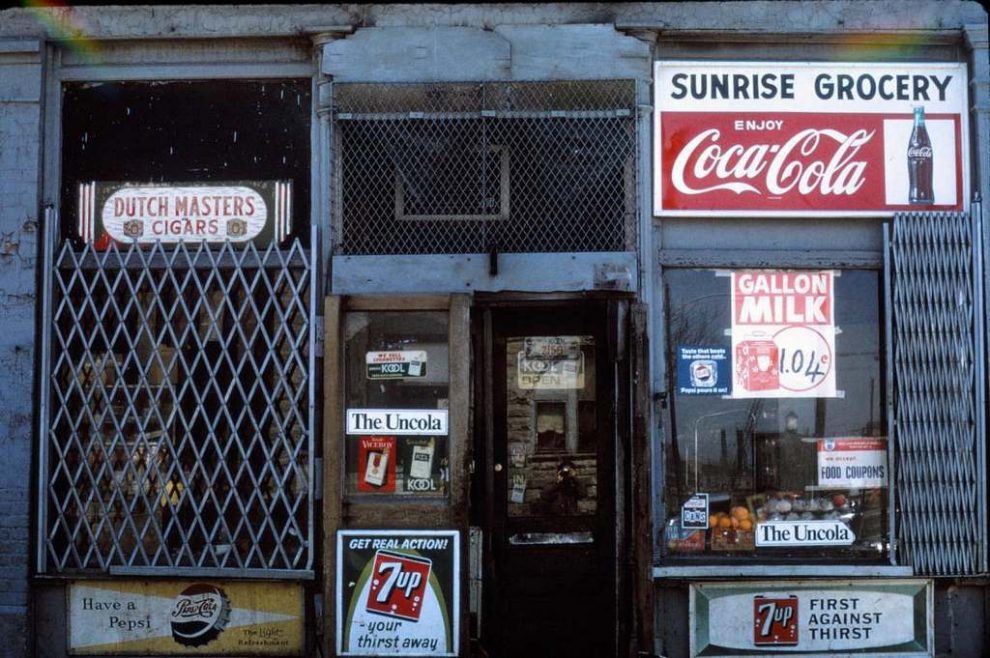 Fascinating Photos of Chicago’s Tri-Taylor Neighborhood From 1971 ...
