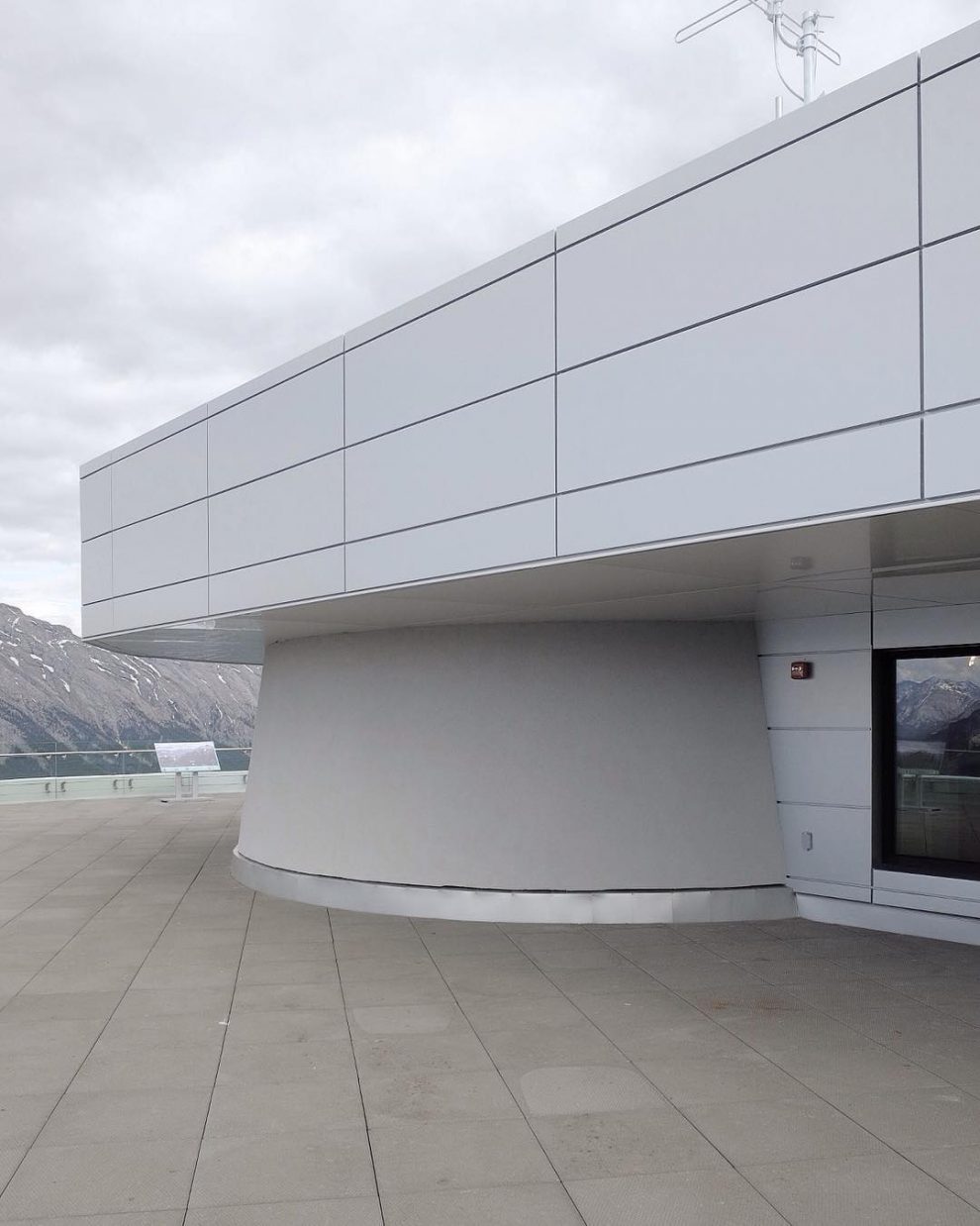 Cool-Tone Urban Scenes In Vibrant Photographs By Juller Many » Design ...