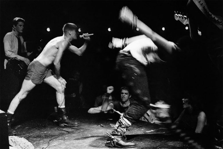 Amazing Black And White Photos Capture SoCal’s Skate, Beach & Punk ...