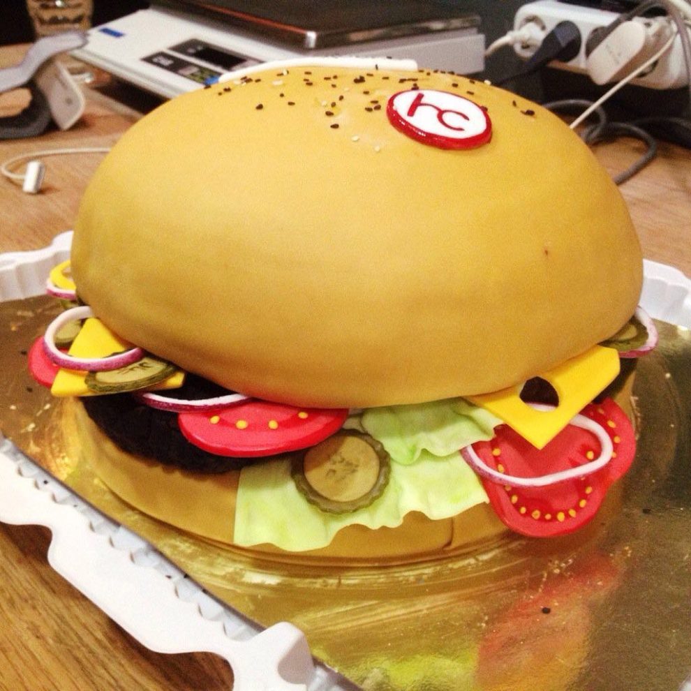 The Pastry Chef From St. Petersburg Bakes Cakes In The Form Of KFC ...