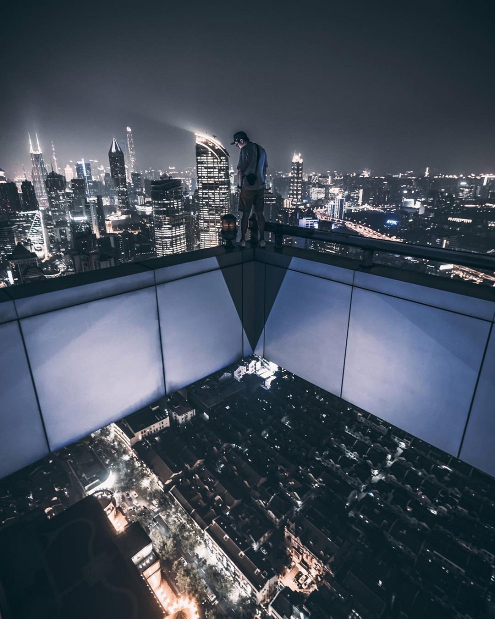 Cinematic Cityscapes And Rooftop Photography By The Daredevil Photographer Stella Yan » Design ...