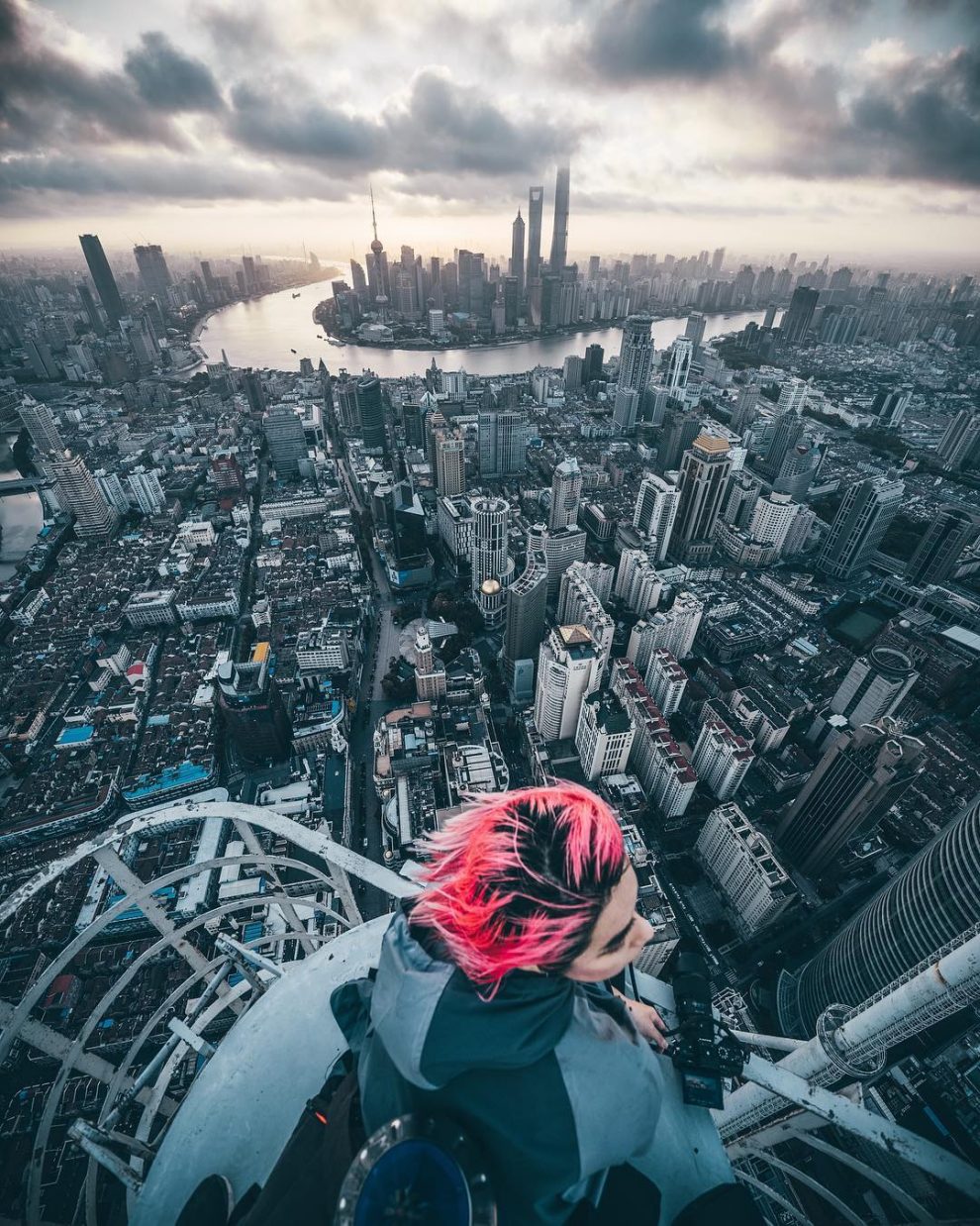 Cinematic Cityscapes And Rooftop Photography By The Daredevil Photographer Stella Yan » Design ...