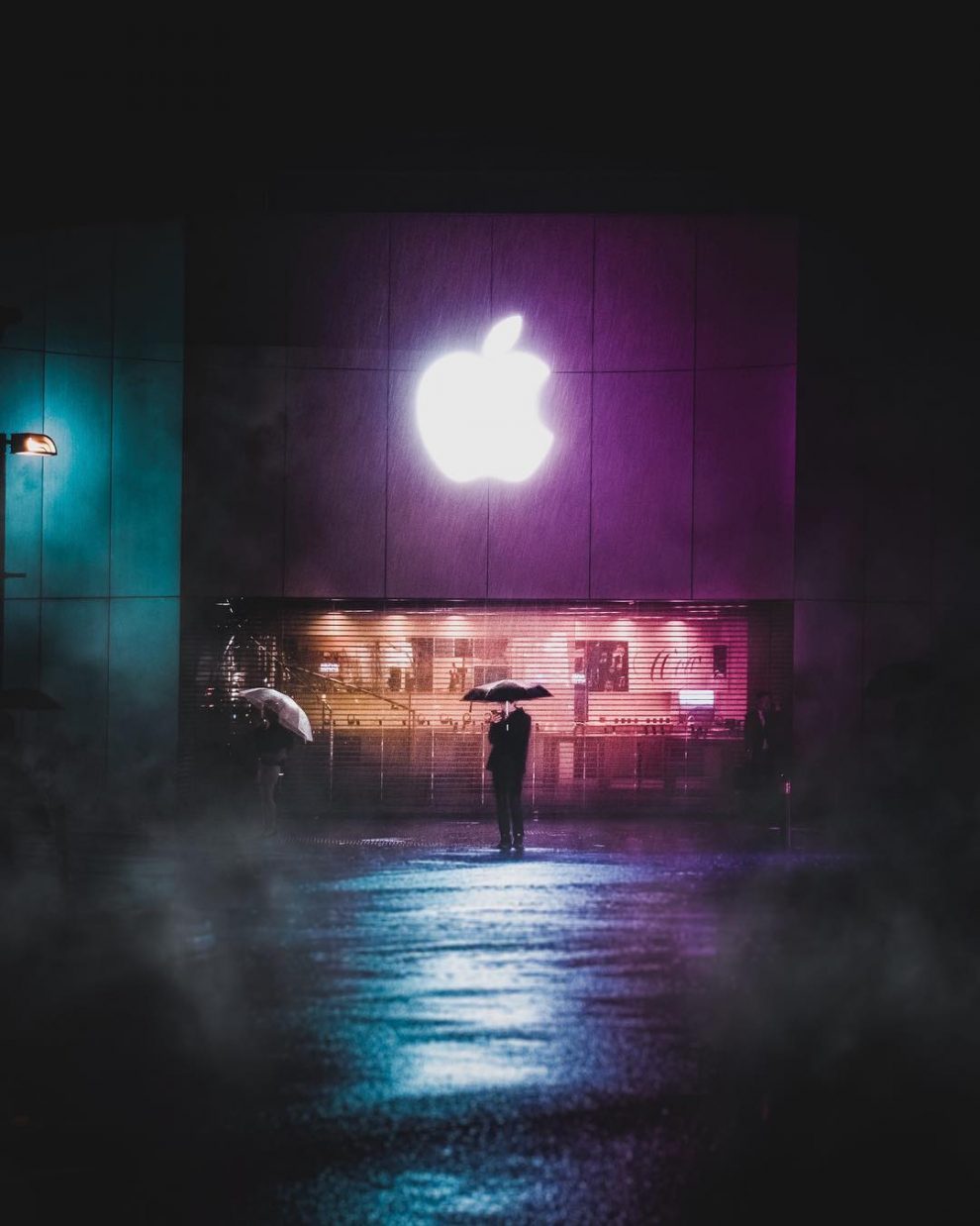 “Transmetropolitan”: Photographer Omi Kim Explores Neon Streets Of ...