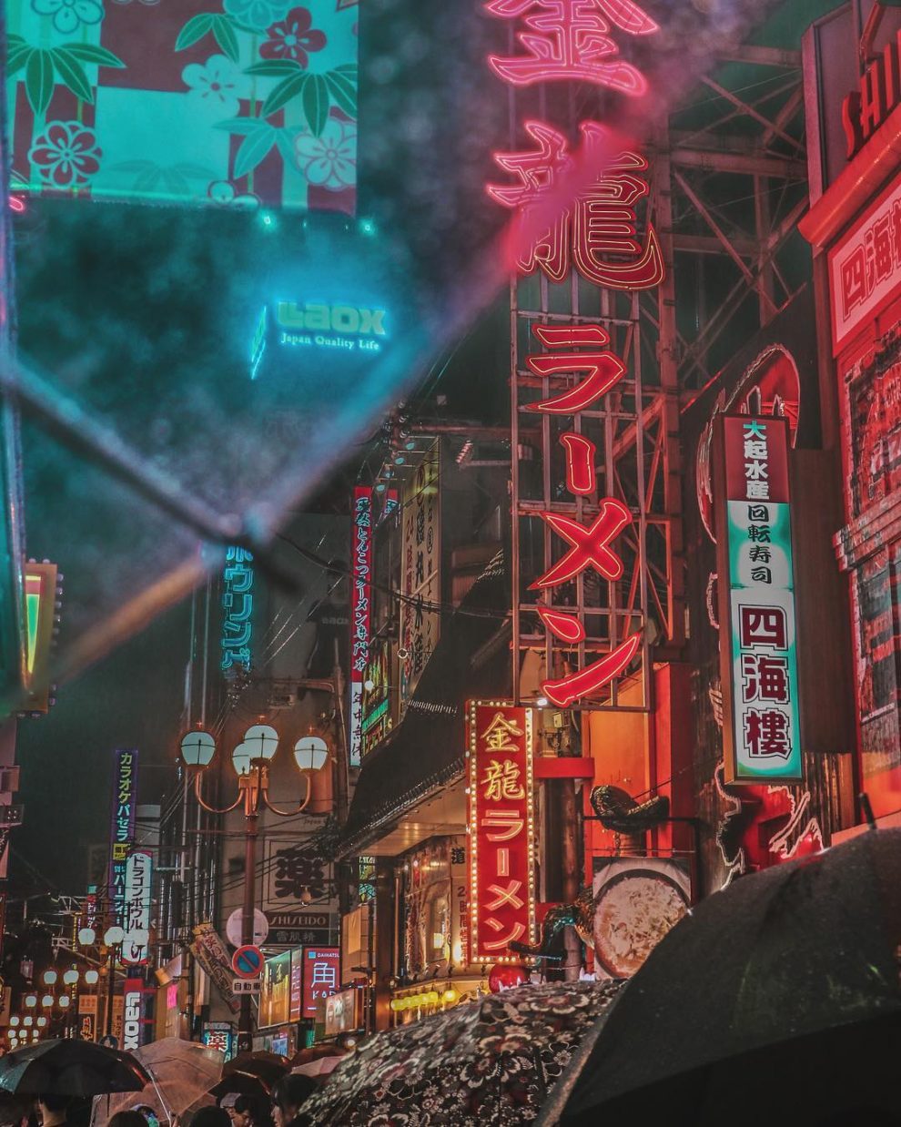 “Transmetropolitan”: Photographer Omi Kim Explores Neon Streets Of ...