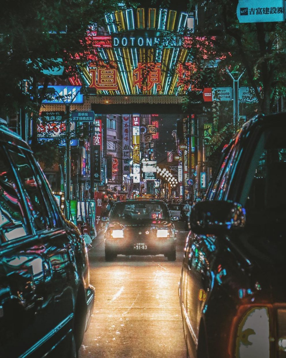“Transmetropolitan”: Photographer Omi Kim Explores Neon Streets Of ...