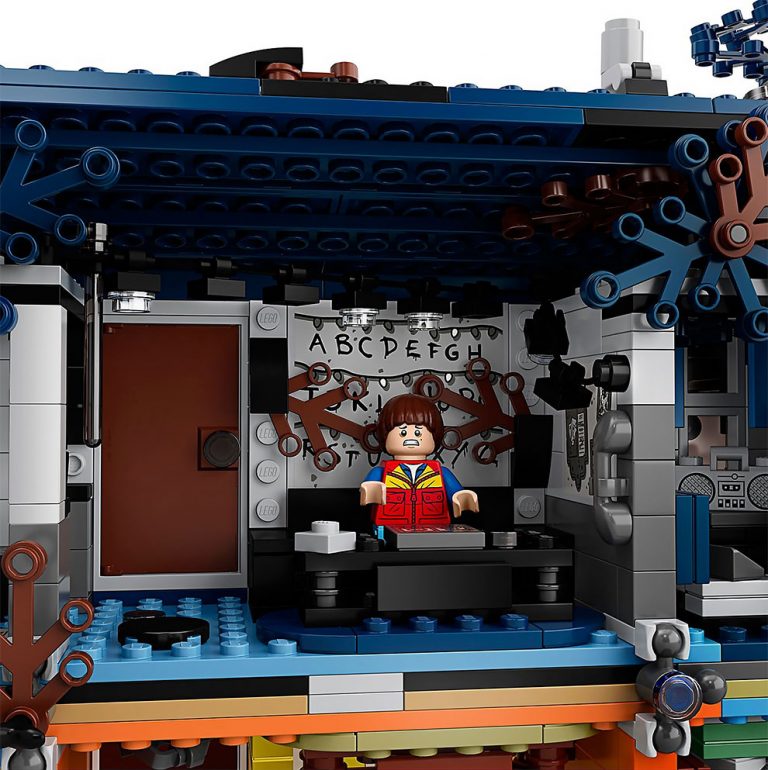 “The Upside Down”: An Incredible “Stranger Things” Byers’ Home LEGO Set ...