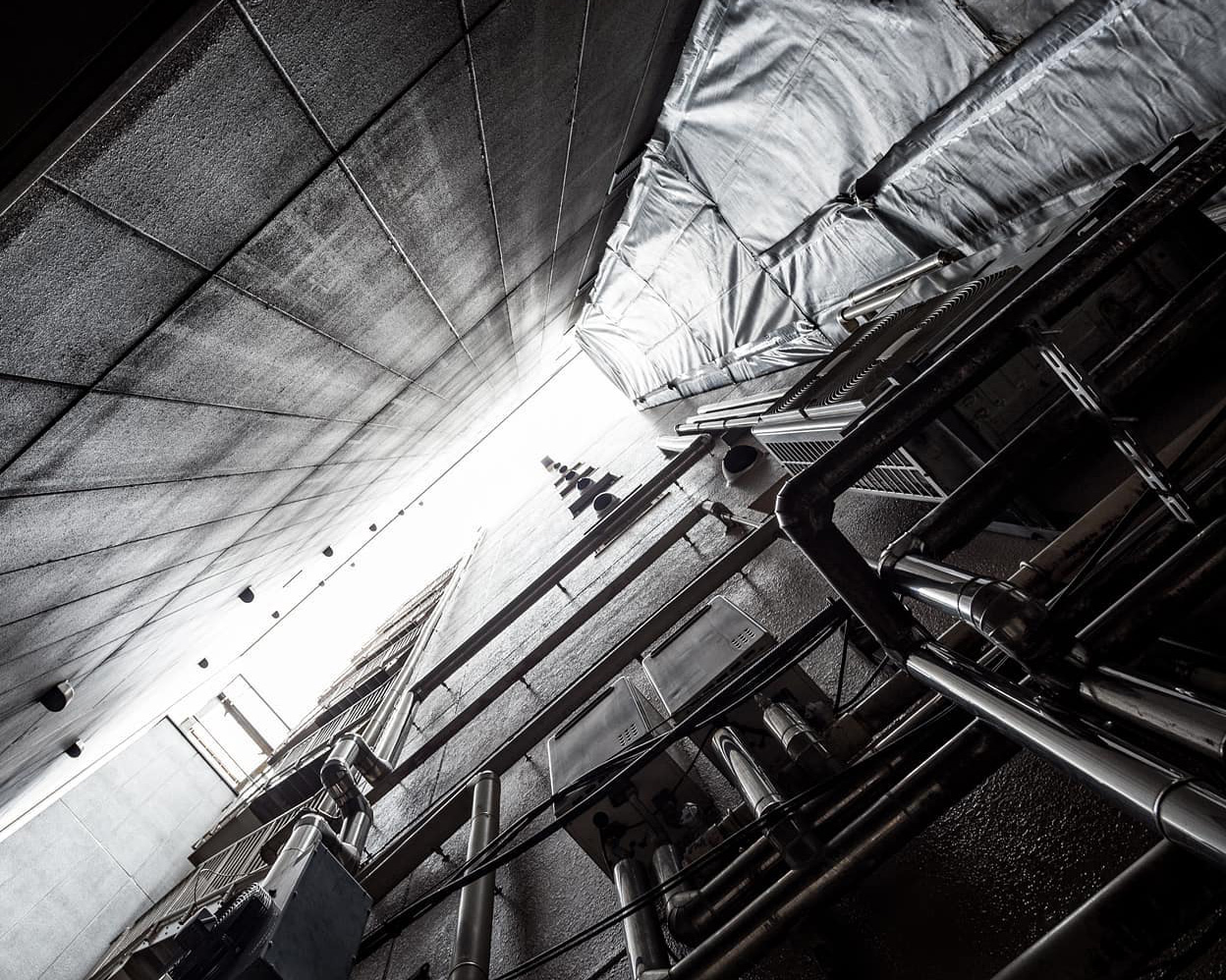 “The Call Of The Void”: Polish Photographer Lukasz Palka Captures Streets Of Tokyo