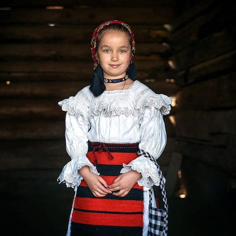 Photographer Spent 10 Years Photographing The Romanian Countryside ...