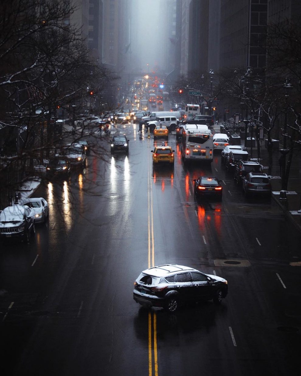 “Dark City Lights”: New York Through The Lens Of Ray H. Mercado ...